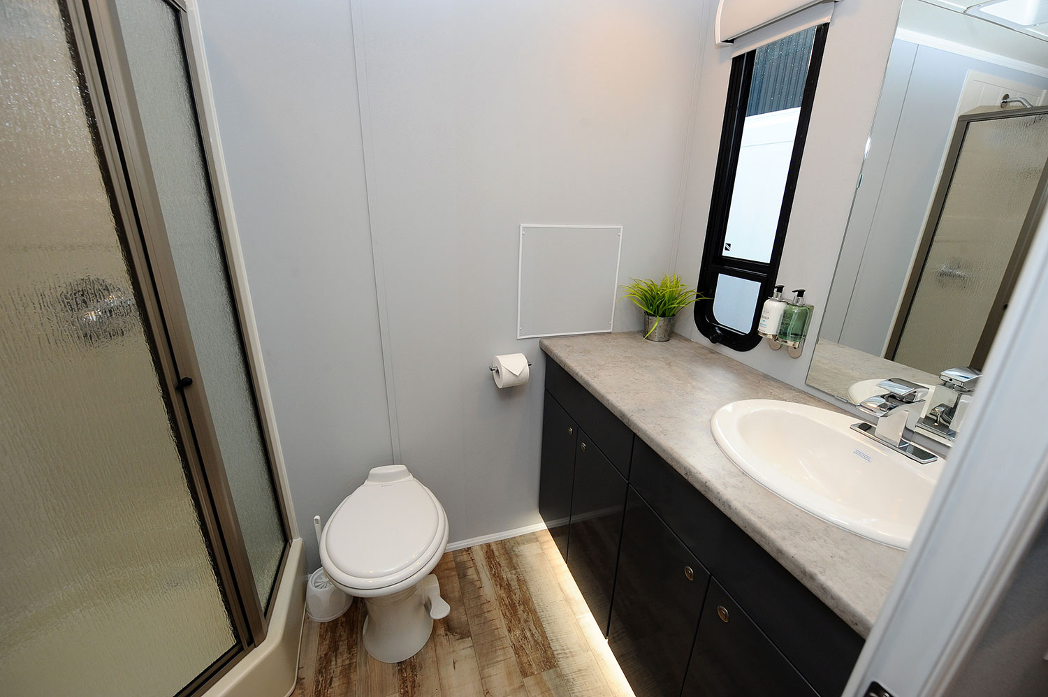 Black Diamond: 2-Way Artiste Trailer - Facilities by ADF PLC